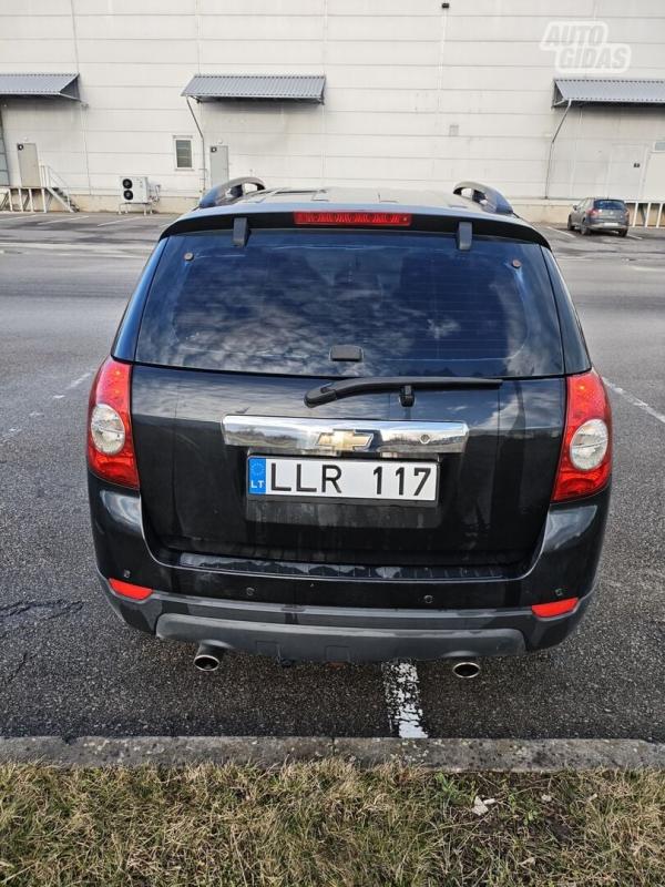 Melns Chevrolet Captiva 2010 Panevēža, ar dzinēja tilpumu 2.40 L un nobraukumu 279 tūkst. km par 2000 €, foto 6 vietnē AUTOMOTO.COM.LV