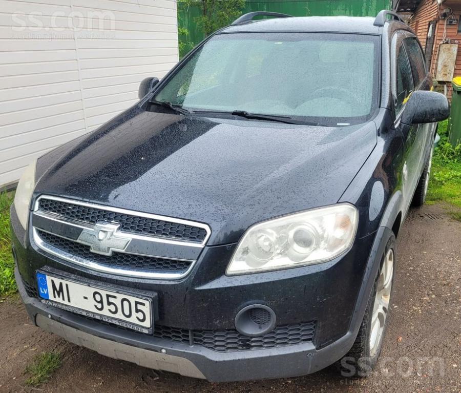 Melns Chevrolet Captiva 2010 Valmiera, ar dzinēja tilpumu 2.40 L un nobraukumu 370 tūkst. km par 1500 €, foto 1 vietnē AUTOMOTO.COM.LV