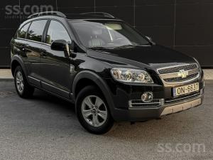 Melns Chevrolet Captiva 2010 Jelgava, ar dzinēja tilpumu 2.20 L un nobraukumu 118 tūkst. km par 5995 €, foto  vietnē AUTOMOTO.COM.LV