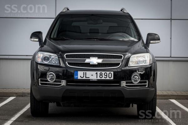 Black Chevrolet Captiva 2010 in Riga, with an engine capacity of 2.00 L and mileage of 235 thousand km for 5995 €, photo 2 on AUTOMOTO.COM.LV