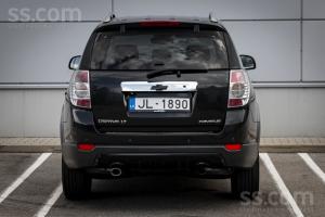 Black Chevrolet Captiva 2010 in Riga, with an engine capacity of 2.00 L and mileage of 235 thousand km for 5995 €, photo 6 on AUTOMOTO.COM.LV