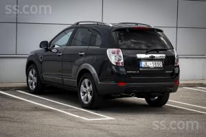 Black Chevrolet Captiva 2010 in Riga, with an engine capacity of 2.00 L and mileage of 235 thousand km for 5995 €, photo 7 on AUTOMOTO.COM.LV
