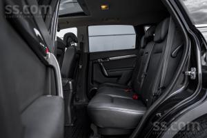 Black Chevrolet Captiva 2010 in Riga, with an engine capacity of 2.00 L and mileage of 235 thousand km for 5995 €, photo 10 on AUTOMOTO.COM.LV