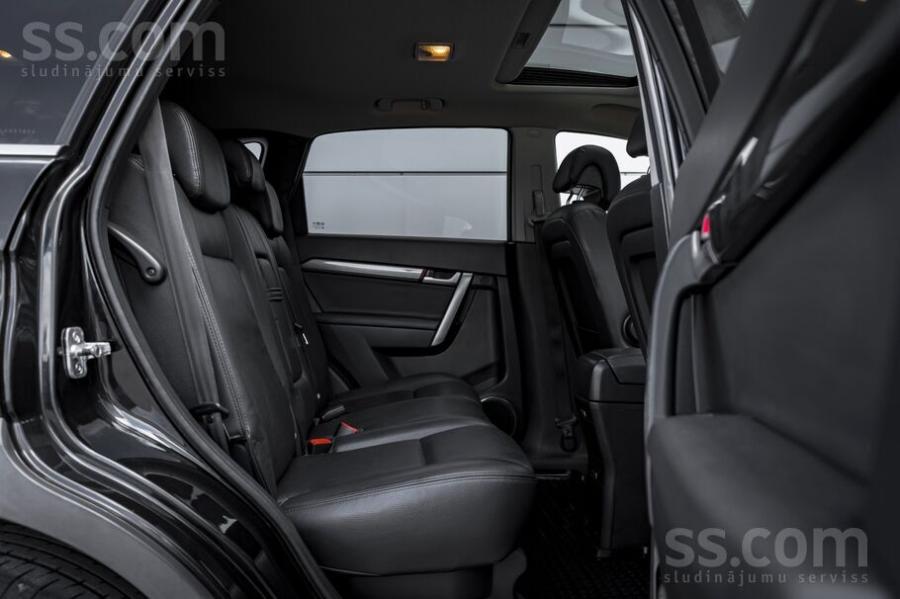 Black Chevrolet Captiva 2010 in Riga, with an engine capacity of 2.00 L and mileage of 235 thousand km for 5995 €, photo 11 on AUTOMOTO.COM.LV