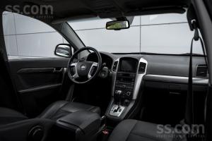 Black Chevrolet Captiva 2010 in Riga, with an engine capacity of 2.00 L and mileage of 235 thousand km for 5995 €, photo 15 on AUTOMOTO.COM.LV