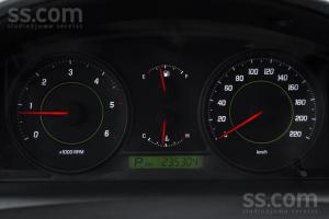 Black Chevrolet Captiva 2010 in Riga, with an engine capacity of 2.00 L and mileage of 235 thousand km for 5995 €, photo 16 on AUTOMOTO.COM.LV