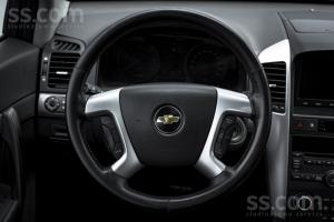 Black Chevrolet Captiva 2010 in Riga, with an engine capacity of 2.00 L and mileage of 235 thousand km for 5995 €, photo 19 on AUTOMOTO.COM.LV