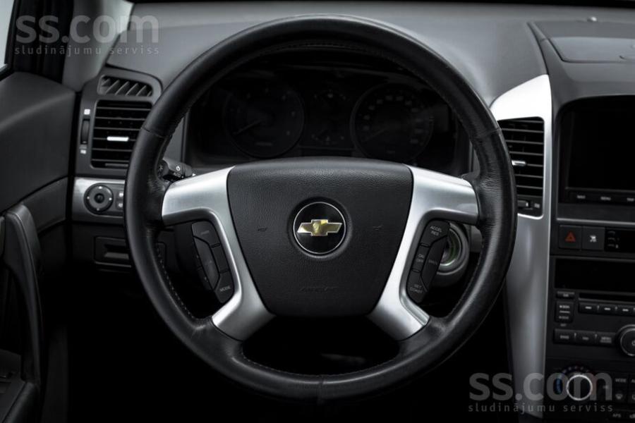 Black Chevrolet Captiva 2010 in Riga, with an engine capacity of 2.00 L and mileage of 235 thousand km for 5995 €, photo 19 on AUTOMOTO.COM.LV