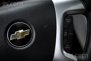 Black Chevrolet Captiva 2010 in Riga, with an engine capacity of 2.00 L and mileage of 235 thousand km for 5995 €, photo 20 on AUTOMOTO.COM.LV