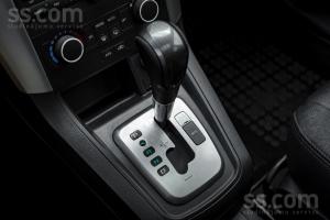 Black Chevrolet Captiva 2010 in Riga, with an engine capacity of 2.00 L and mileage of 235 thousand km for 5995 €, photo 22 on AUTOMOTO.COM.LV