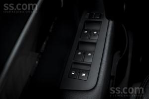 Black Chevrolet Captiva 2010 in Riga, with an engine capacity of 2.00 L and mileage of 235 thousand km for 5995 €, photo 28 on AUTOMOTO.COM.LV