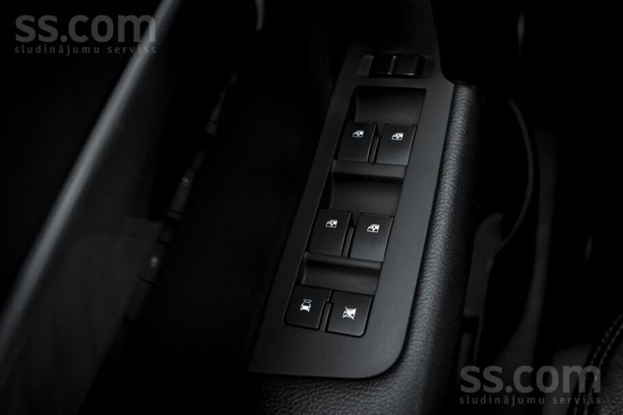 Black Chevrolet Captiva 2010 in Riga, with an engine capacity of 2.00 L and mileage of 235 thousand km for 5995 €, photo 28 on AUTOMOTO.COM.LV