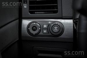 Black Chevrolet Captiva 2010 in Riga, with an engine capacity of 2.00 L and mileage of 235 thousand km for 5995 €, photo 29 on AUTOMOTO.COM.LV