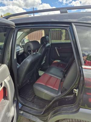 Black Chevrolet Captiva 2010 in Panevezys, with an engine capacity of 1.99 L and mileage of 223 thousand km for 2900 €, photo 9 on AUTOMOTO.COM.LV