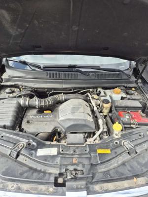 Black Chevrolet Captiva 2010 in Panevezys, with an engine capacity of 1.99 L and mileage of 223 thousand km for 2900 €, photo 10 on AUTOMOTO.COM.LV