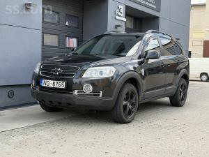 Melns Chevrolet Captiva 2010 Rīga, ar dzinēja tilpumu 2.00 L un nobraukumu 208 tūkst. km par 2800 €, foto  vietnē AUTOMOTO.COM.LV
