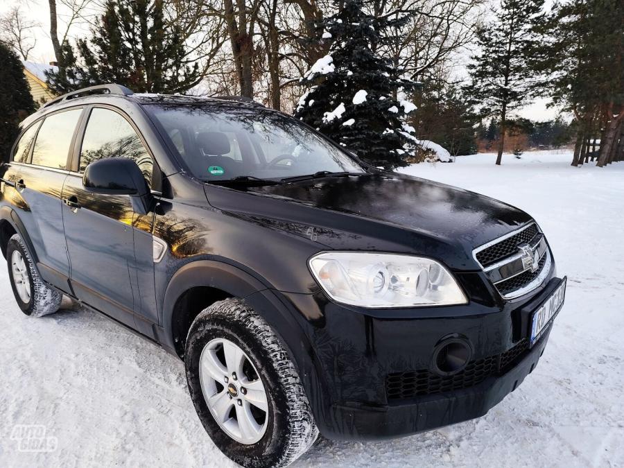 Melns Chevrolet Captiva 2011 Mažeikiai, ar dzinēja tilpumu 2.00 L un nobraukumu 235 tūkst. km par 4800 €, foto 3 vietnē AUTOMOTO.COM.LV