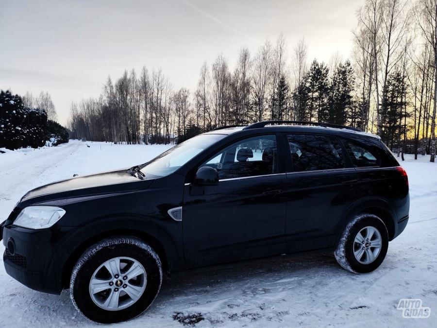 Melns Chevrolet Captiva 2011 Mažeikiai, ar dzinēja tilpumu 2.00 L un nobraukumu 235 tūkst. km par 4800 €, foto 4 vietnē AUTOMOTO.COM.LV