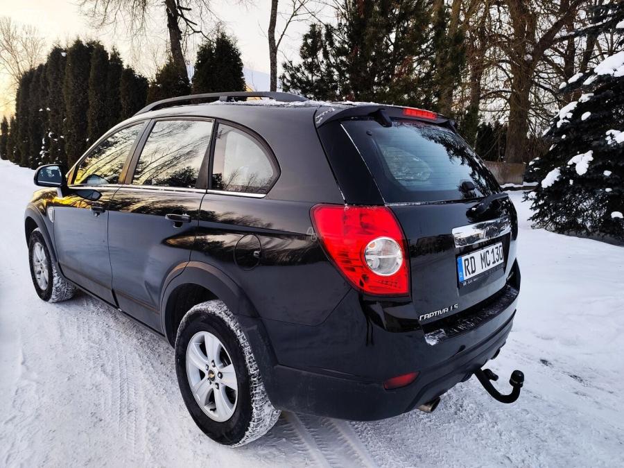 Melns Chevrolet Captiva 2011 Mažeikiai, ar dzinēja tilpumu 2.00 L un nobraukumu 235 tūkst. km par 4800 €, foto 18 vietnē AUTOMOTO.COM.LV