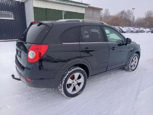 Black Chevrolet Captiva 2011 in Marijampole, with an engine capacity of 2.23 L and mileage of 298 thousand km for 5000 €, photo 8 on AUTOMOTO.COM.LV