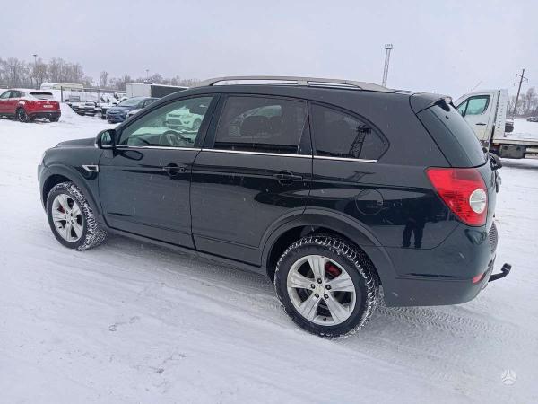 Melns Chevrolet Captiva 2011 Marijampole, ar dzinēja tilpumu 2.23 L un nobraukumu 298 tūkst. km par 5000 €, foto 10 vietnē AUTOMOTO.COM.LV