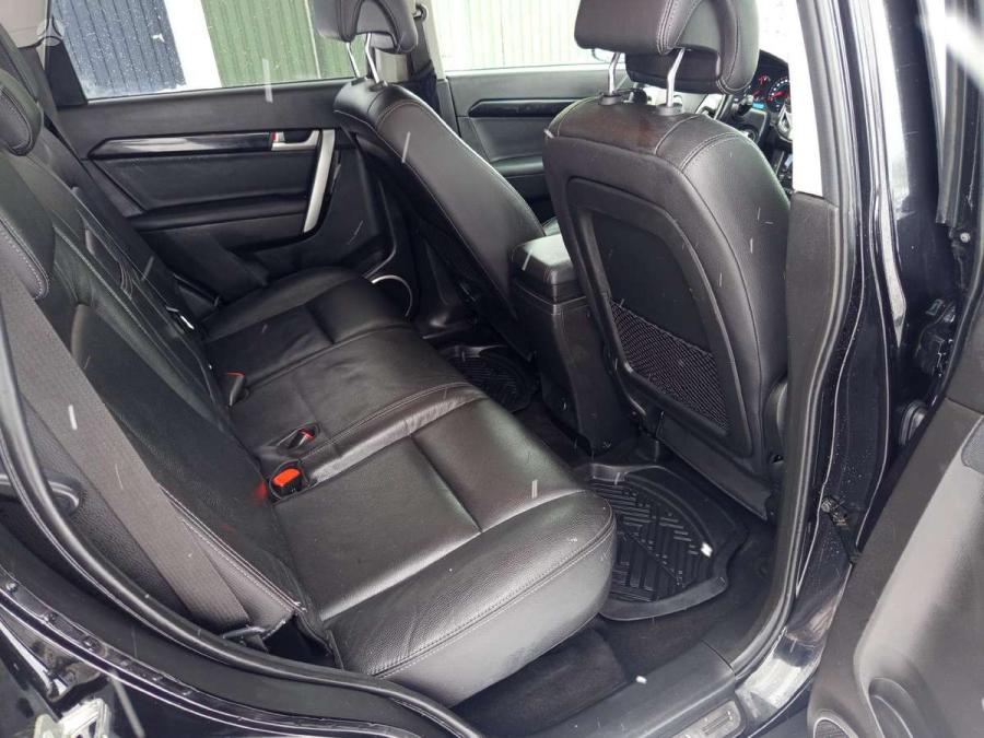 Black Chevrolet Captiva 2011 in Marijampole, with an engine capacity of 2.23 L and mileage of 298 thousand km for 5000 €, photo 15 on AUTOMOTO.COM.LV