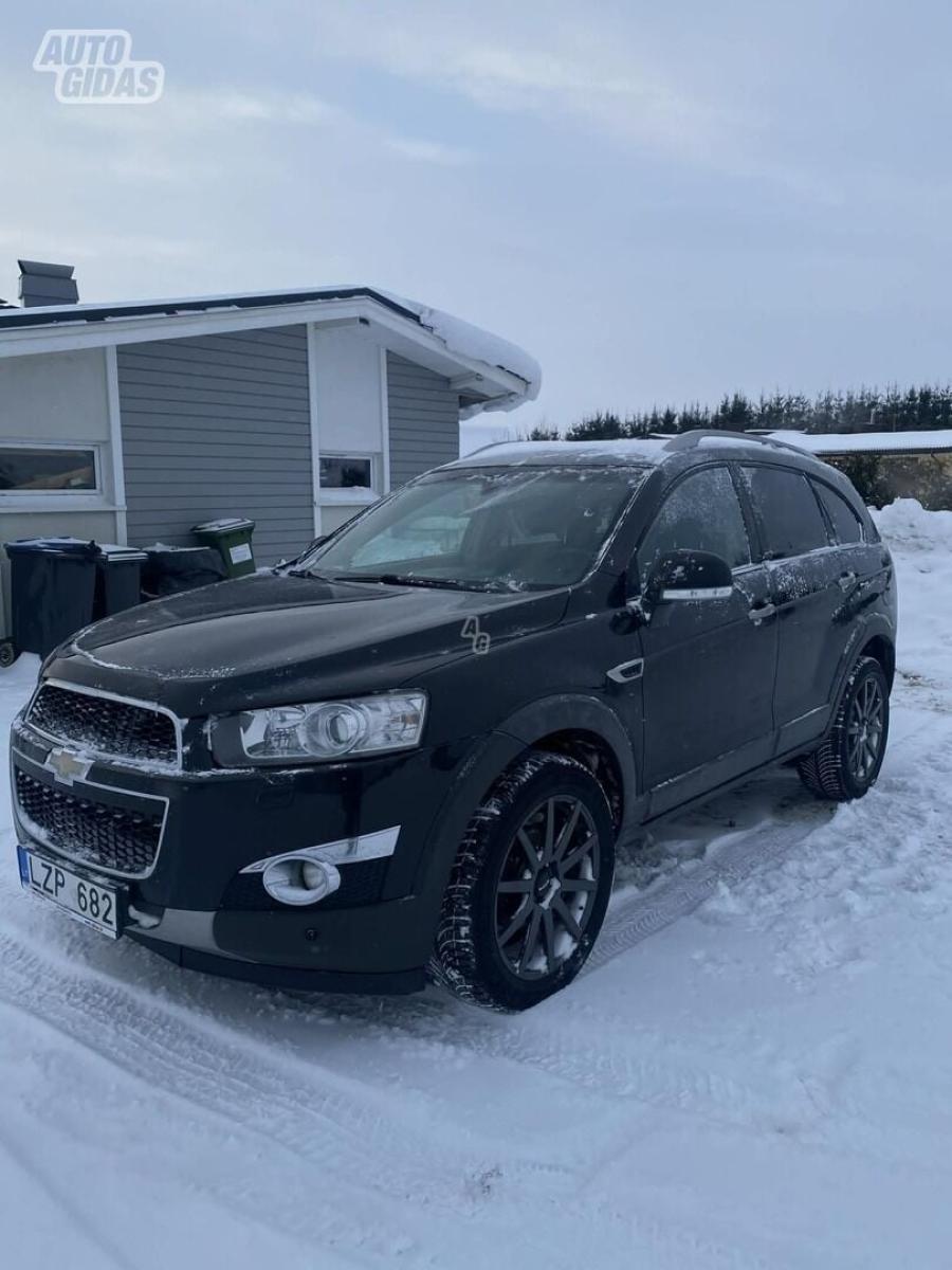 Black Chevrolet Captiva 2011 in Plunge, with an engine capacity of 2.20 L and mileage of 263 thousand km for 5000 €, photo 1 on AUTOMOTO.COM.LV