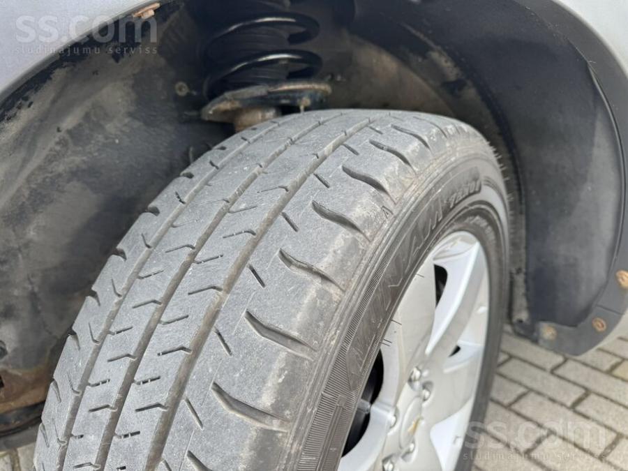 Melns Chevrolet Captiva 2011 Talsi, ar dzinēja tilpumu 2.20 L un nobraukumu 252 tūkst. km par 5850 €, foto 20 vietnē AUTOMOTO.COM.LV