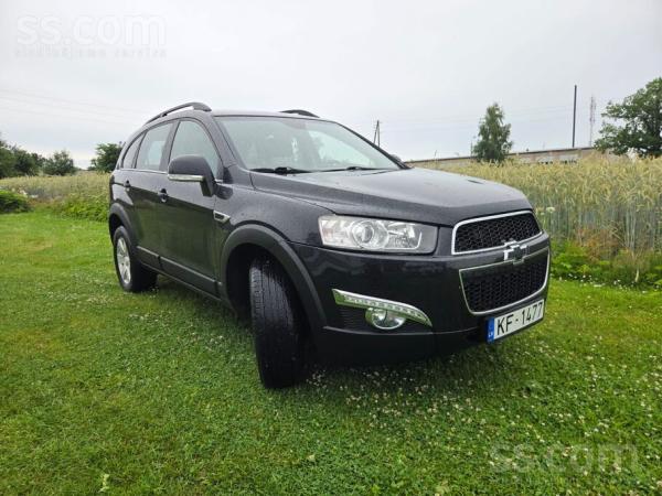 Black Chevrolet Captiva 2011 in Valmiera, with an engine capacity of 2.20 L and mileage of 204 thousand km for 4900 €, photo 1 on AUTOMOTO.COM.LV