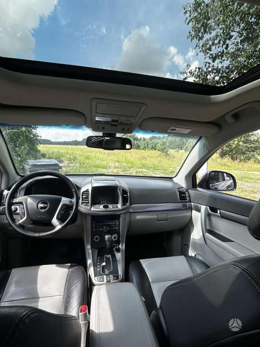 Black Chevrolet Captiva 2011 in Klaipeda, with an engine capacity of 2.23 L and mileage of 270 thousand km for 4500 €, photo 6 on AUTOMOTO.COM.LV