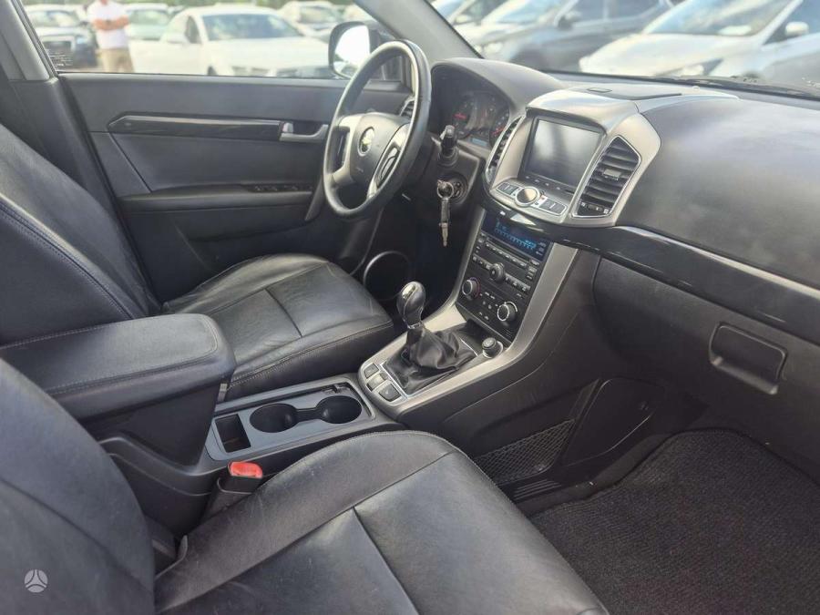 Melns Chevrolet Captiva 2011 Utena, ar dzinēja tilpumu 2.20 L un nobraukumu 226 tūkst. km par 4250 €, foto 10 vietnē AUTOMOTO.COM.LV