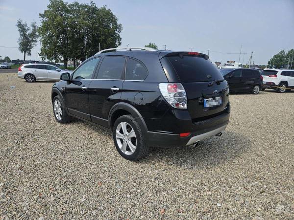 Black Chevrolet Captiva 2011 in Taurage, with an engine capacity of 2.20 L and mileage of 222 thousand km for 4900 €, photo 3 on AUTOMOTO.COM.LV