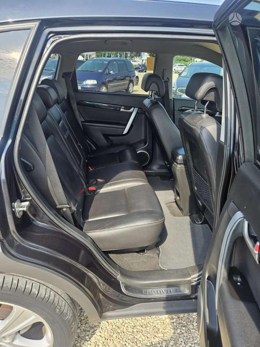 Black Chevrolet Captiva 2011 in Taurage, with an engine capacity of 2.20 L and mileage of 222 thousand km for 4900 €, photo 13 on AUTOMOTO.COM.LV