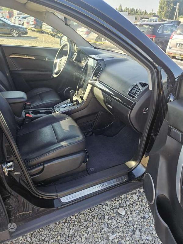 Black Chevrolet Captiva 2011 in Taurage, with an engine capacity of 2.20 L and mileage of 222 thousand km for 4600 €, photo 8 on AUTOMOTO.COM.LV