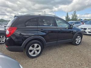 Black Chevrolet Captiva 2011 in Utena, with an engine capacity of 2.20 L and mileage of 226 thousand km for 4200 €, photo 5 on AUTOMOTO.COM.LV