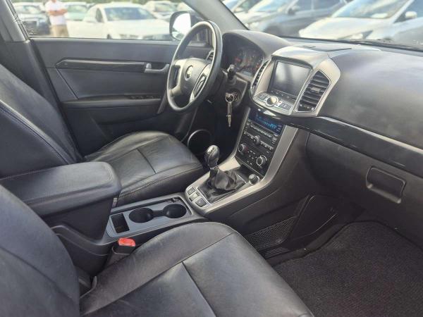 Black Chevrolet Captiva 2011 in Utena, with an engine capacity of 2.20 L and mileage of 226 thousand km for 4200 €, photo 9 on AUTOMOTO.COM.LV