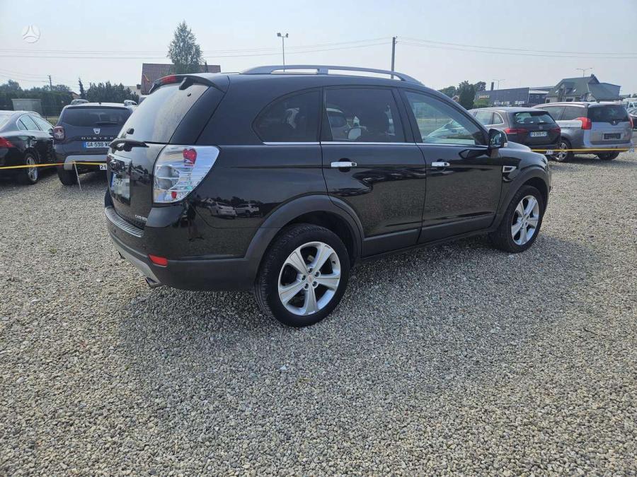Black Chevrolet Captiva 2011 in Raseiniai, with an engine capacity of 2.20 L and mileage of 222 thousand km for 3900 €, photo 6 on AUTOMOTO.COM.LV