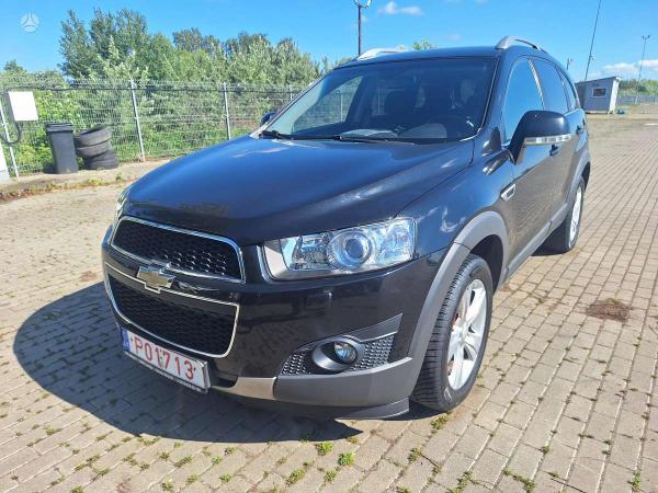 Black Chevrolet Captiva 2011 in Marijampole, with an engine capacity of 2.23 L and mileage of 290 thousand km for 4600 €, photo 1 on AUTOMOTO.COM.LV
