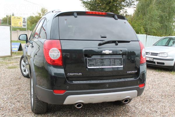 Chevrolet Captiva 2011 Daugavpils vietnē Melns Chevrolet Captiva 2011 Daugavpils, ar dzinēja tilpumu 2.20 L un nobraukumu 226 tūkst. km par 5690 €, foto 6 vietnē AUTOMOTO.COM.LV
