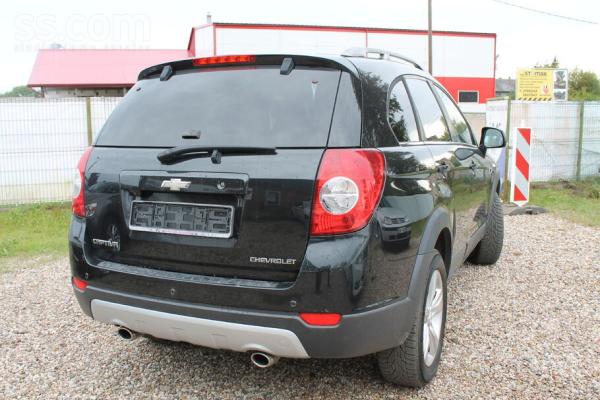 Chevrolet Captiva 2011 Daugavpils vietnē Melns Chevrolet Captiva 2011 Daugavpils, ar dzinēja tilpumu 2.20 L un nobraukumu 226 tūkst. km par 5690 €, foto 7 vietnē AUTOMOTO.COM.LV