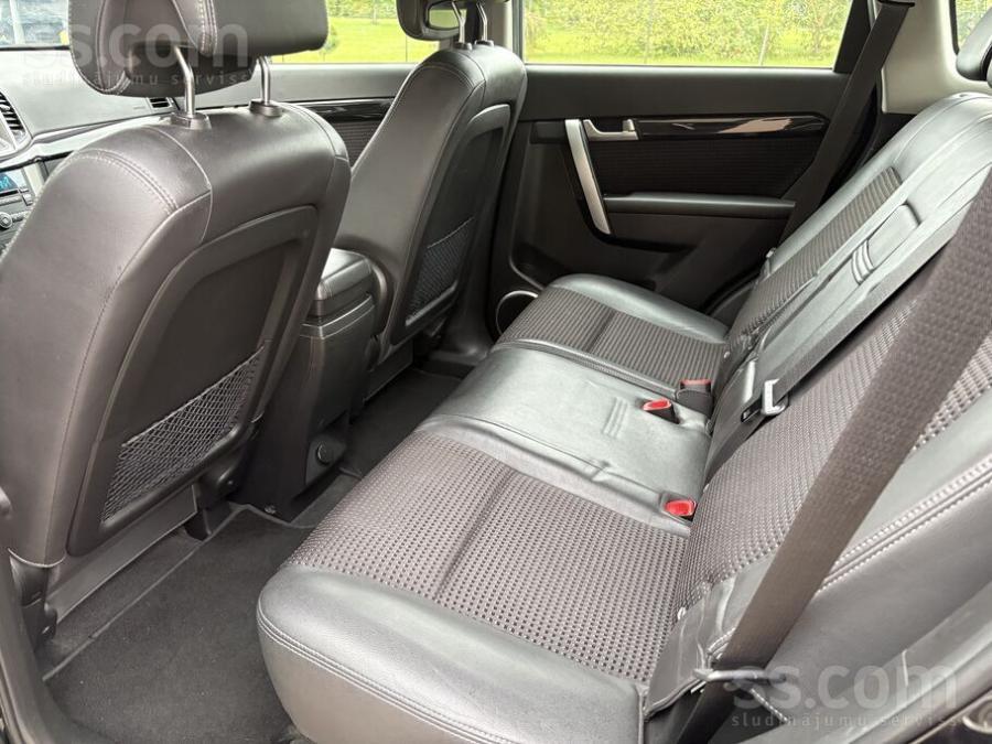 Melns Chevrolet Captiva 2011 Bauska, ar dzinēja tilpumu 2.20 L un nobraukumu 240 tūkst. km par 4800 €, foto 12 vietnē AUTOMOTO.COM.LV