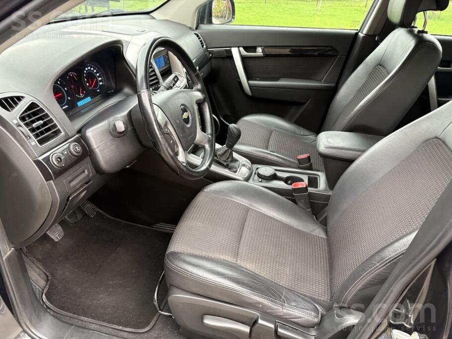 Melns Chevrolet Captiva 2011 Bauska, ar dzinēja tilpumu 2.20 L un nobraukumu 240 tūkst. km par 4800 €, foto 14 vietnē AUTOMOTO.COM.LV