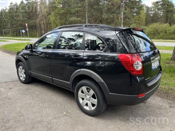 Melns Chevrolet Captiva 2012 Rīga, ar dzinēja tilpumu 2.20 L un nobraukumu 110 tūkst. km par 7990 €, foto 3 vietnē AUTOMOTO.COM.LV