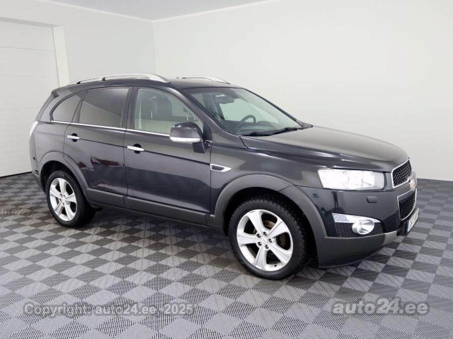 Melns Chevrolet Captiva 2012 Tallina, ar dzinēja tilpumu 2.20 L un nobraukumu 297 tūkst. km par 2999 €, foto 1 vietnē AUTOMOTO.COM.LV