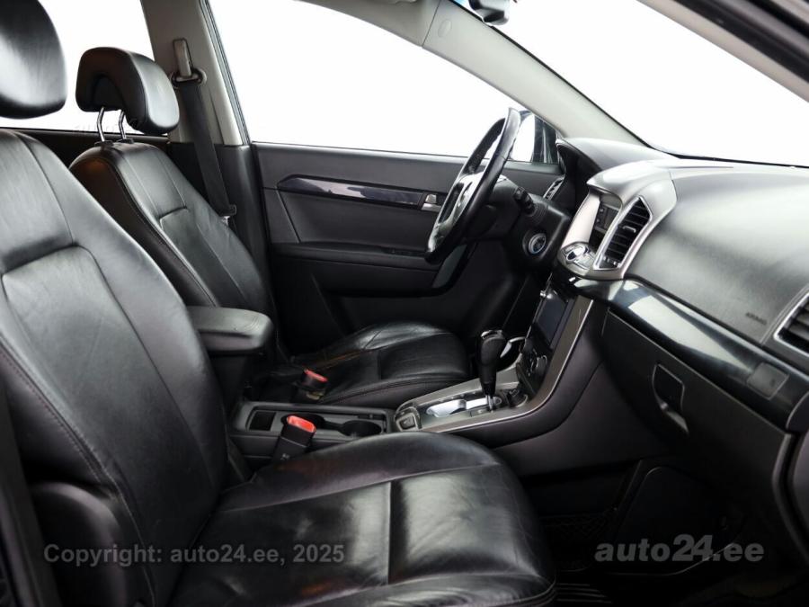 Melns Chevrolet Captiva 2012 Tallina, ar dzinēja tilpumu 2.20 L un nobraukumu 297 tūkst. km par 2999 €, foto 6 vietnē AUTOMOTO.COM.LV