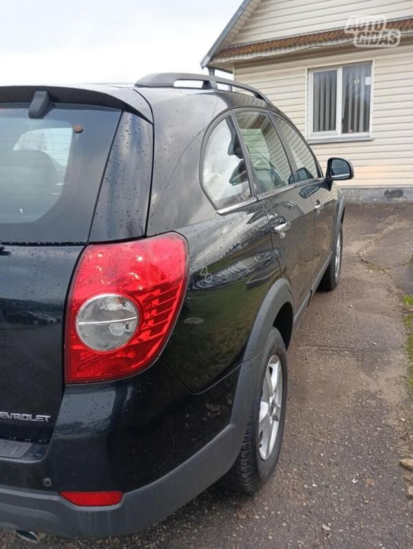Black Chevrolet Captiva 2012 in Utena, with an engine capacity of 2.20 L and mileage of 232 thousand km for 4300 €, photo 6 on AUTOMOTO.COM.LV
