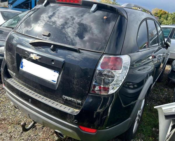 Black Chevrolet Captiva 2012 in Taurage, with an engine capacity of 2.20 L and mileage of 189 thousand km for 3900 €, photo 2 on AUTOMOTO.COM.LV