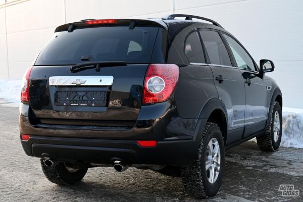 Black Chevrolet Captiva 2012 in Kretinga, with an engine capacity of 2.20 L and mileage of 216 thousand km for 4150 €, photo 7 on AUTOMOTO.COM.LV