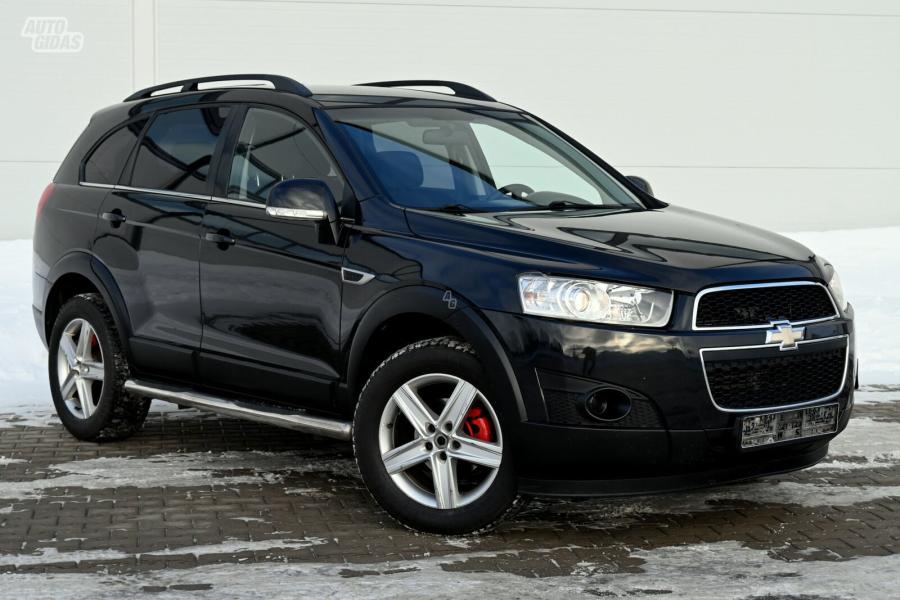 Black Chevrolet Captiva 2012 in Kretinga, with an engine capacity of 2.20 L and mileage of 224 thousand km for 5750 €, photo 1 on AUTOMOTO.COM.LV