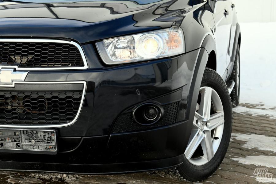 Black Chevrolet Captiva 2012 in Kretinga, with an engine capacity of 2.20 L and mileage of 224 thousand km for 5750 €, photo 5 on AUTOMOTO.COM.LV